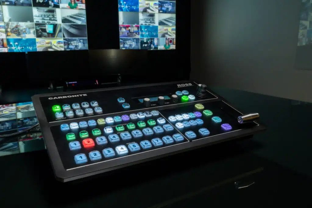 IBC 2024: Ross Video lança o switcher UHD Compacto Carbonite Ultra Solo ...